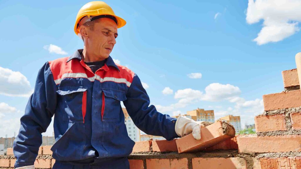 Essential Skills And Training When Learning How To Become A Bricklayer ...